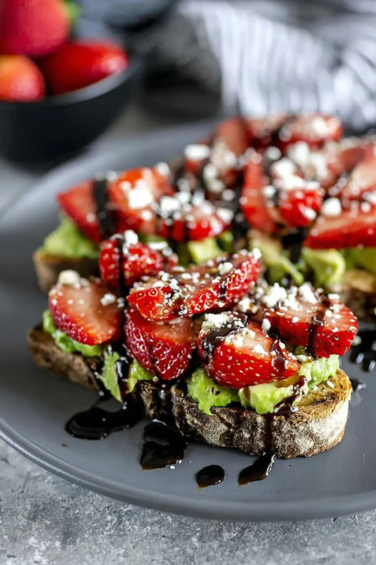 Balsamic Strawberry Avocado Toast: A Deliciously Fresh Recipe - Mucha Munch