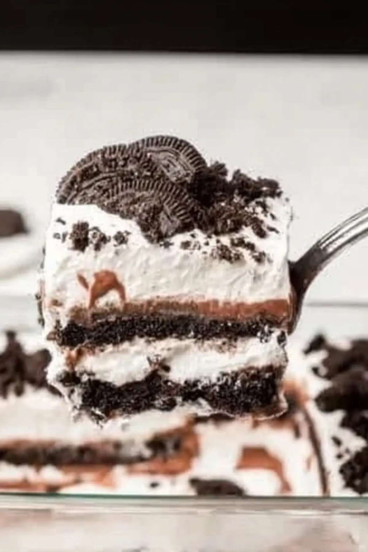 Oreo Layered Dessert: A Heavenly No-Bake Treat - Mucha Munch