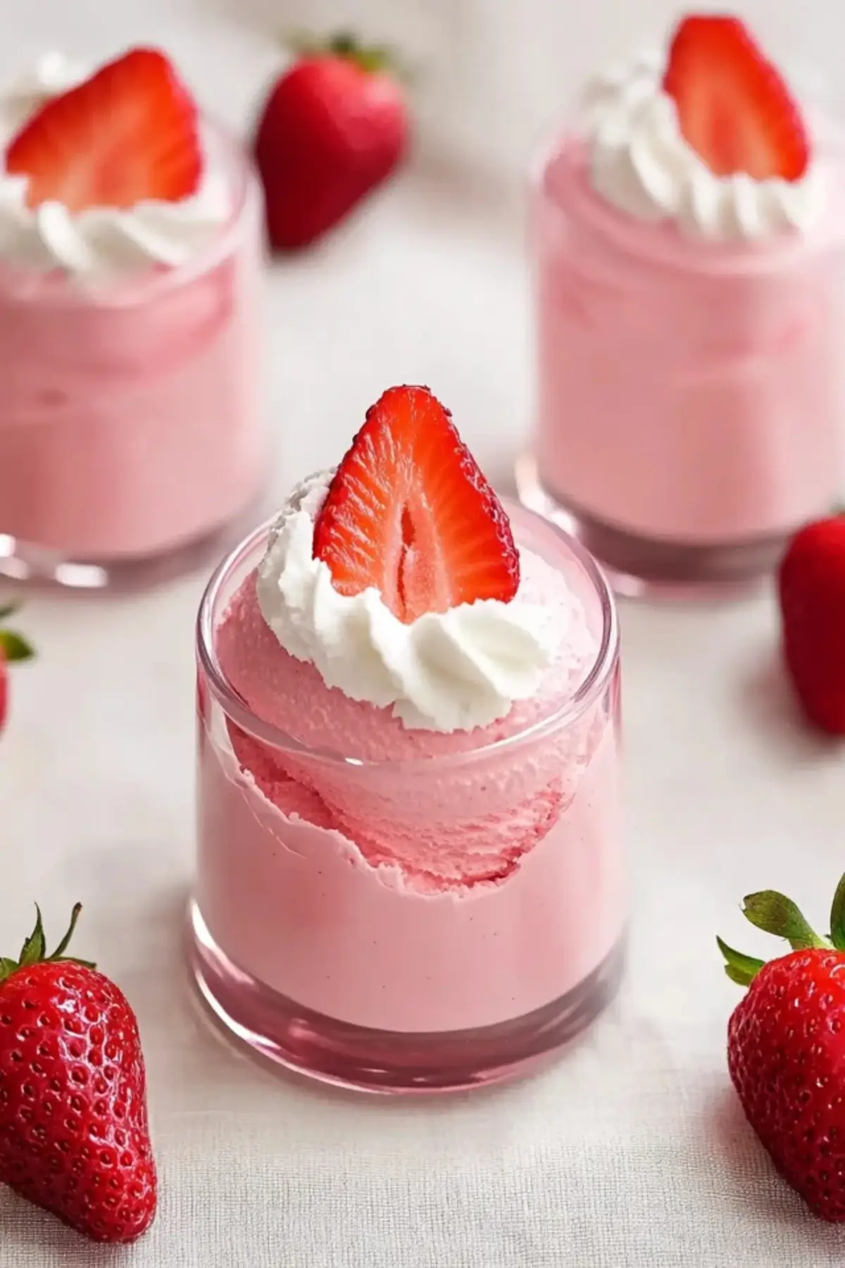 Strawberry Mousse - Mucha Munch