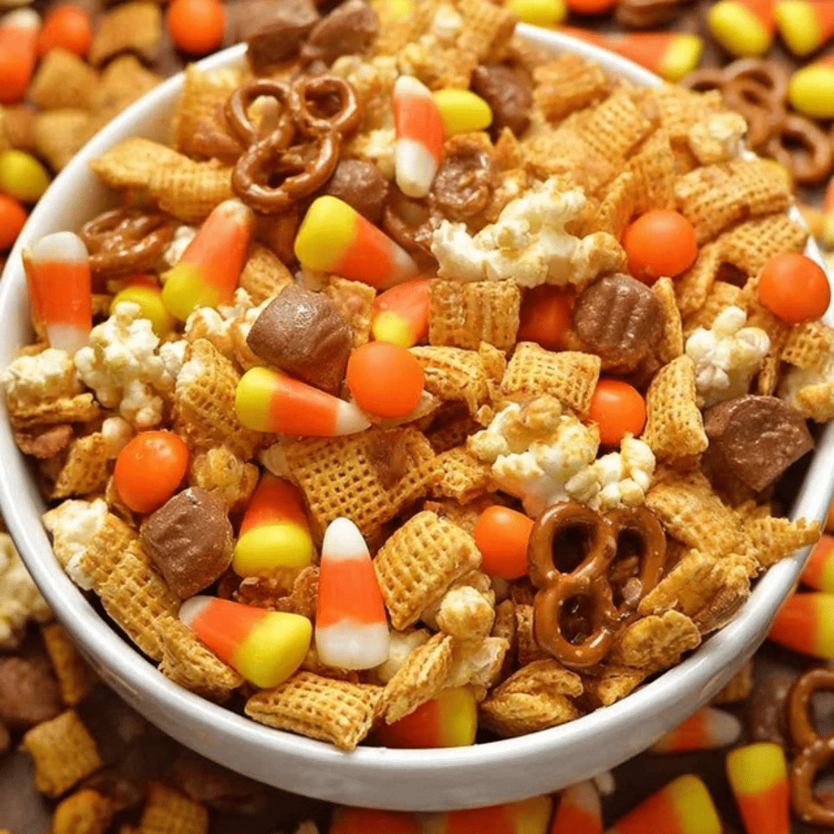 Scarecrow Crunch Snack Mix: The Perfect Fall Treat - Mucha Munch