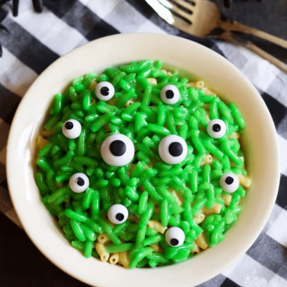 Monster Mac and Cheese: A Spooky Twist on a Classic Dish - Mucha Munch