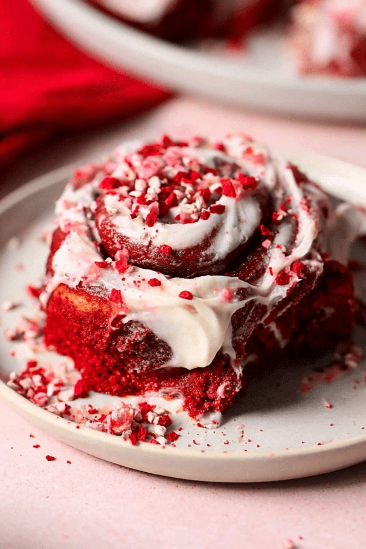 Red Velvet Cinnamon Rolls with Cream Cheese Frosting – Easy ...