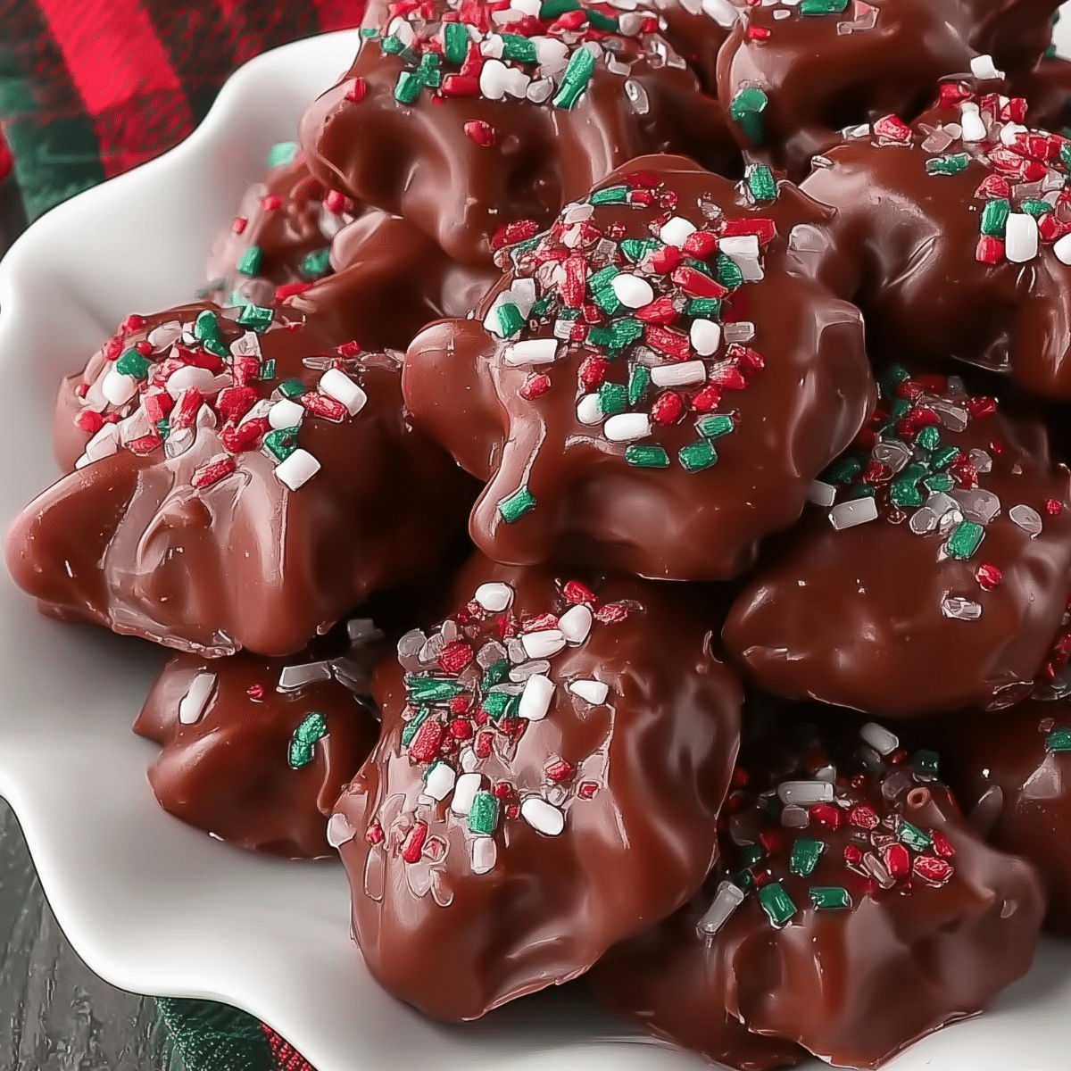 Christmas Crock Pot Candy – Easy & Delicious Holiday Recipe - Mucha Munch