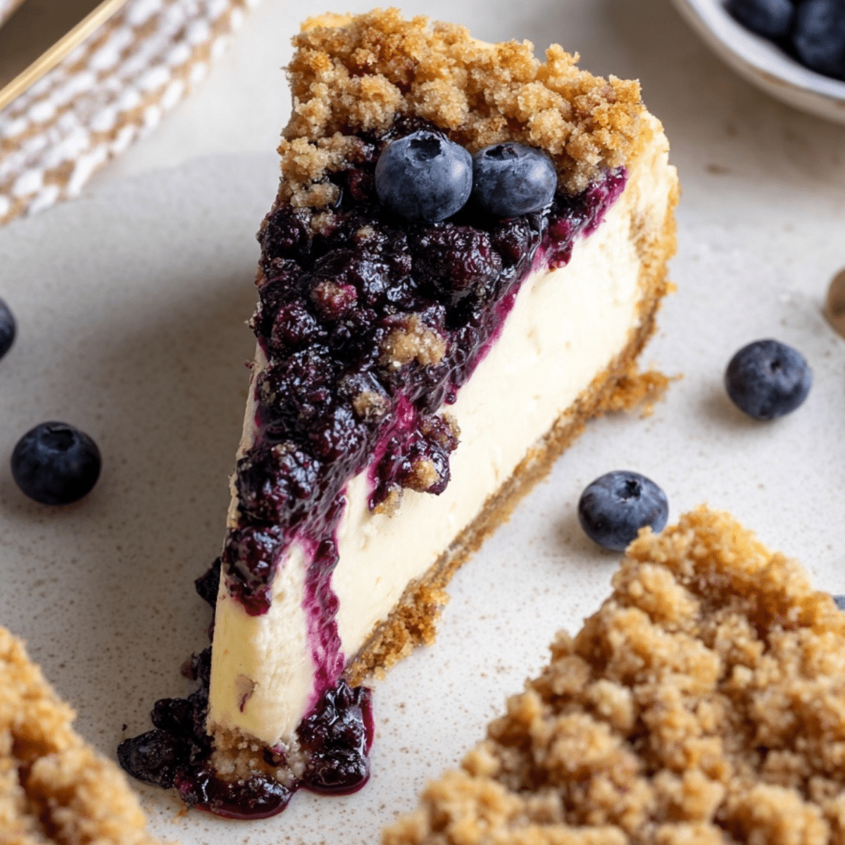 Blueberry Crumble Cheesecake – Easy & Irresistible - Mucha Munch